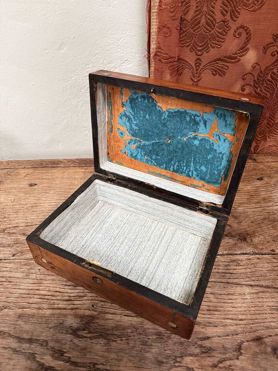 Box With Pearl Inlay - The Hoarde Vintage